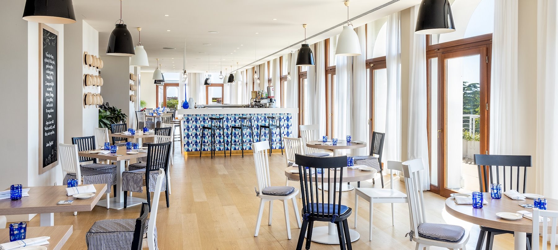 Home [www.sagrarooftoprestaurant.com]