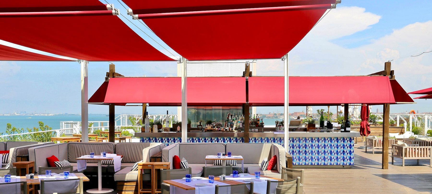 Home [www.sagrarooftoprestaurant.com]